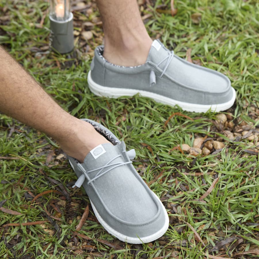 Wally Stretch Canvas - HEYDUDE